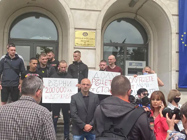 Разпитаха Станислав Недков-Стъки заради скандала в Министерството на ...