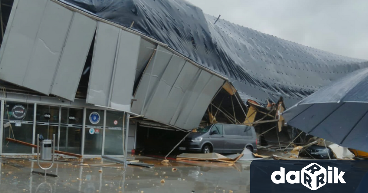 Проливен дъжд предизвика наводнения в Истанбул (видео) | Darik.bg