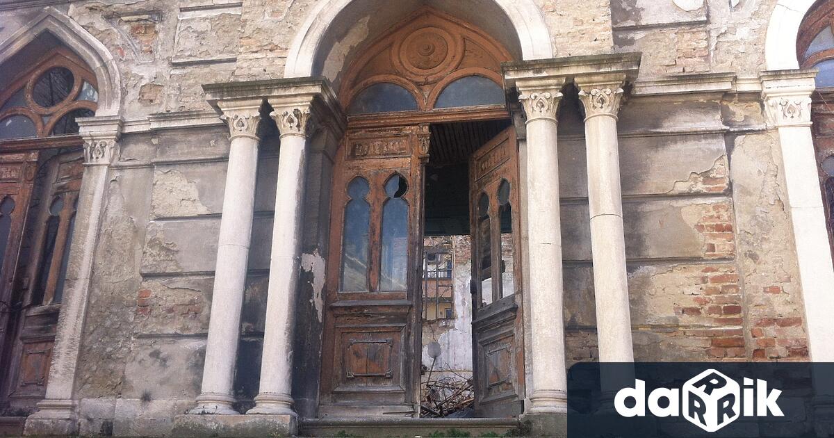 Възраждат потънала в руини варненска синагога | Darik.bg