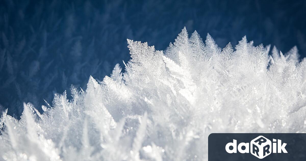 Рязко застудяване и сняг до края на деня