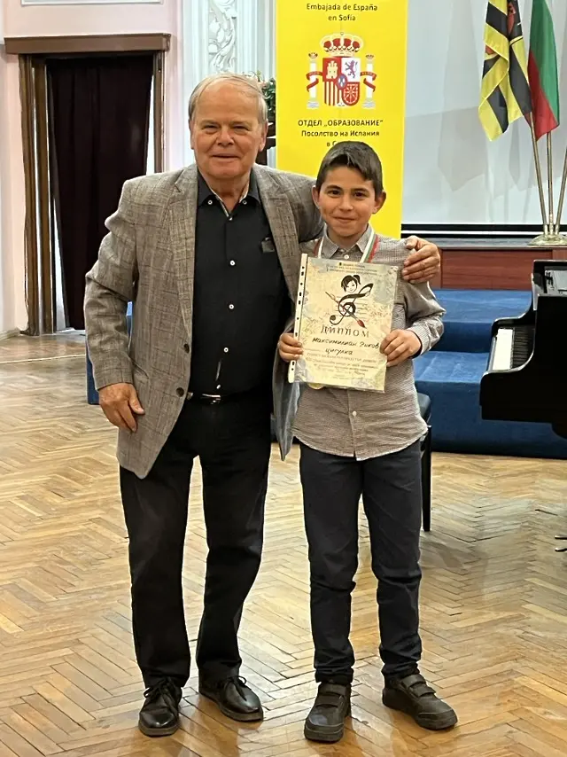 Отново първа награда за кюстендилския цигулар Максимилиан Янков от Международен конкурс | Darik.bg