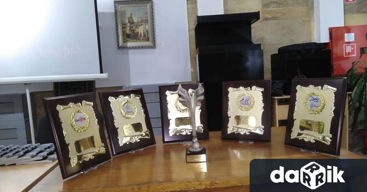 Обявяват Топ 10 | Darik.bg