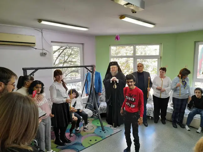 Кръщене на младежите от „Розовата къща“ Darik Bg