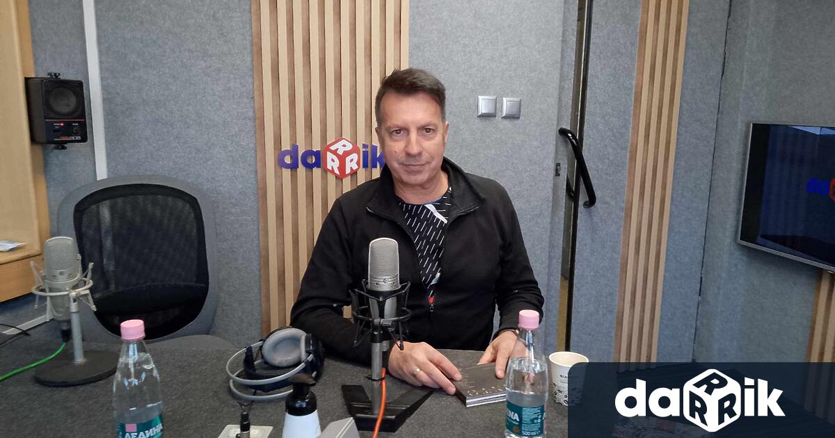 Певецът Стоян Захариев с нов двоен албум