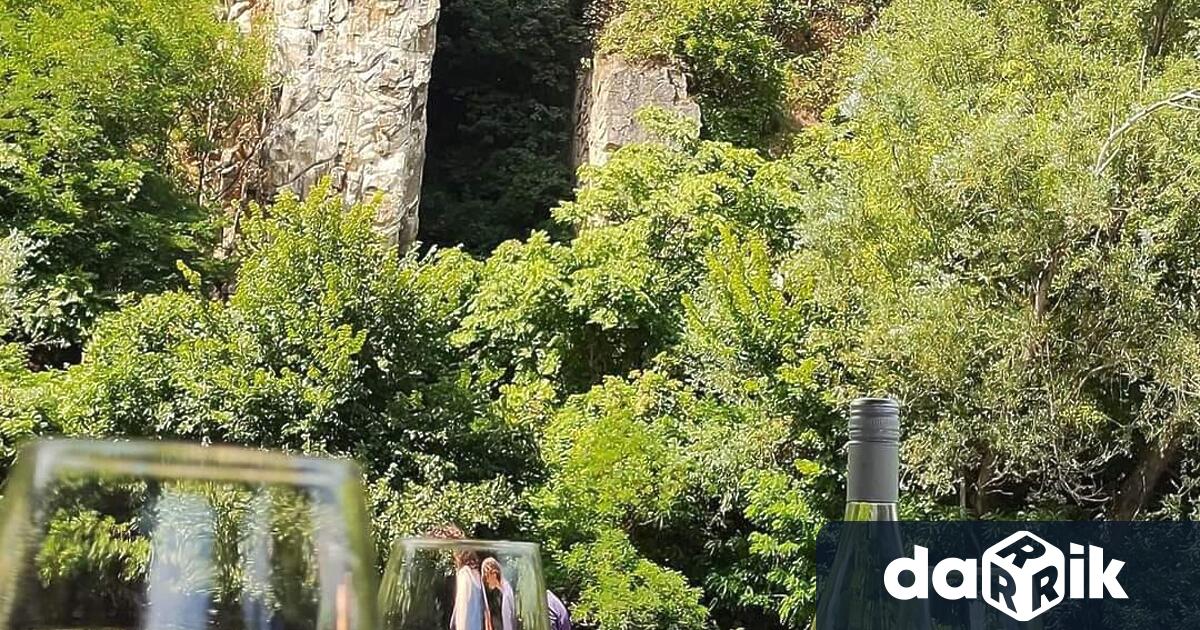 Винен празник събра за четвърти път край „Ритлите“ ценители на уникалният сорт „Врачански мискет ...