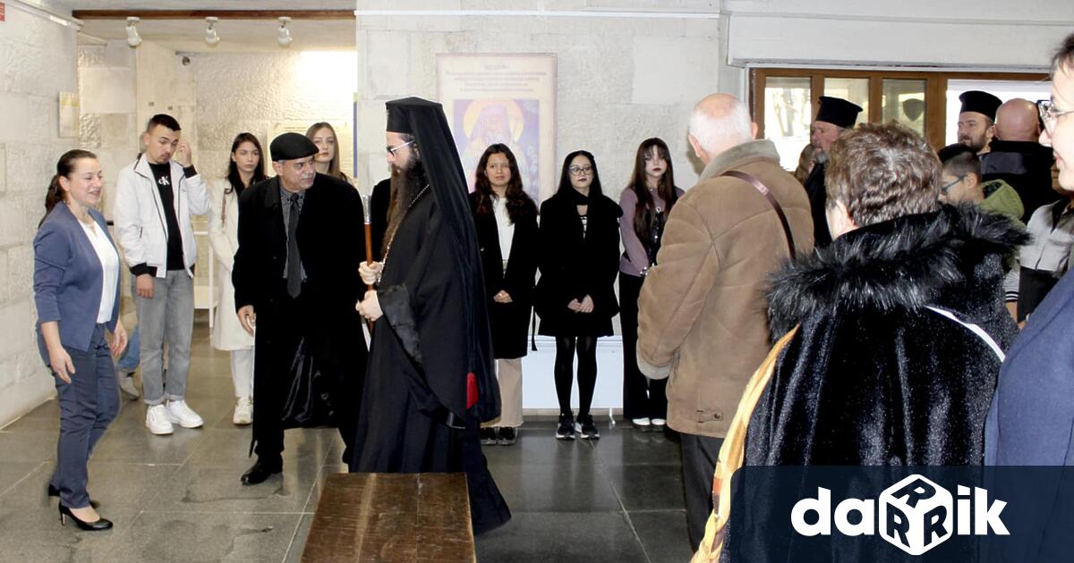 Положиха началото на Третия котленски препис на „История славянобългарска“ | Darik.bg