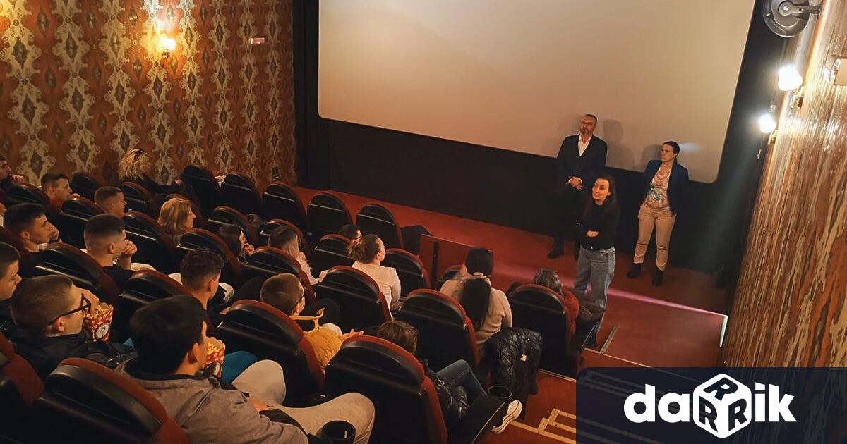 420 младежи от осем гимназии в Община Кюстендил се включиха в кампанията за безопасен интернет ...