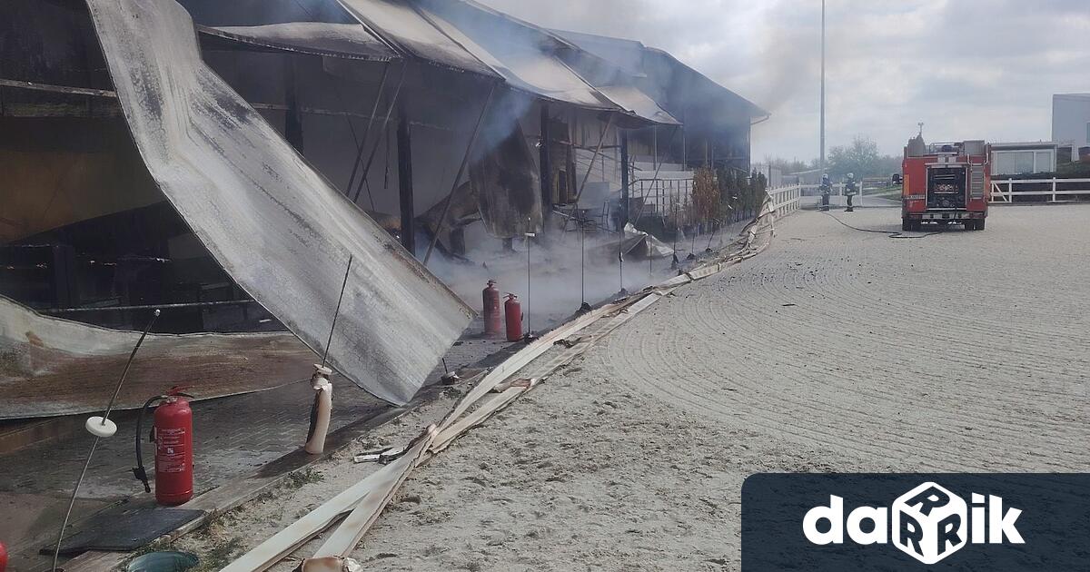 Пожар в конната база в Царацово | Darik.bg