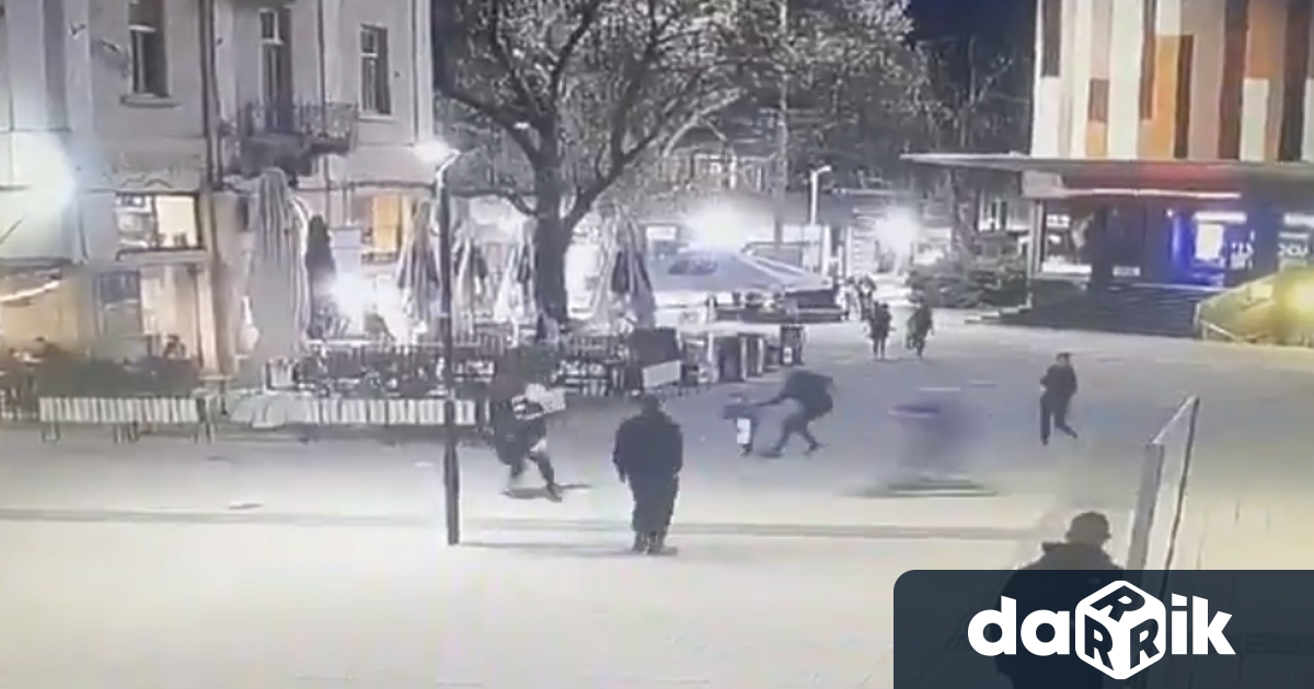 Тротинетка блъска полицай и едва не отнася дете, полицията в Плевен не знае (ВИДЕО) | Darik.bg