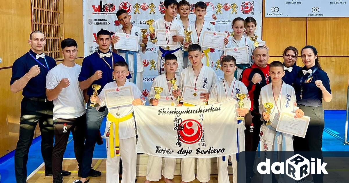 7 златни, 3 сребърни и един бронзов медали спечелиха севлиевци от Национално първенство по ...
