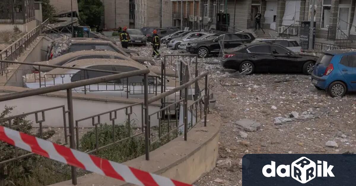 След атака с дронове: Най-малко 16 души бяха ранени в руската Белгородска област | Darik.bg