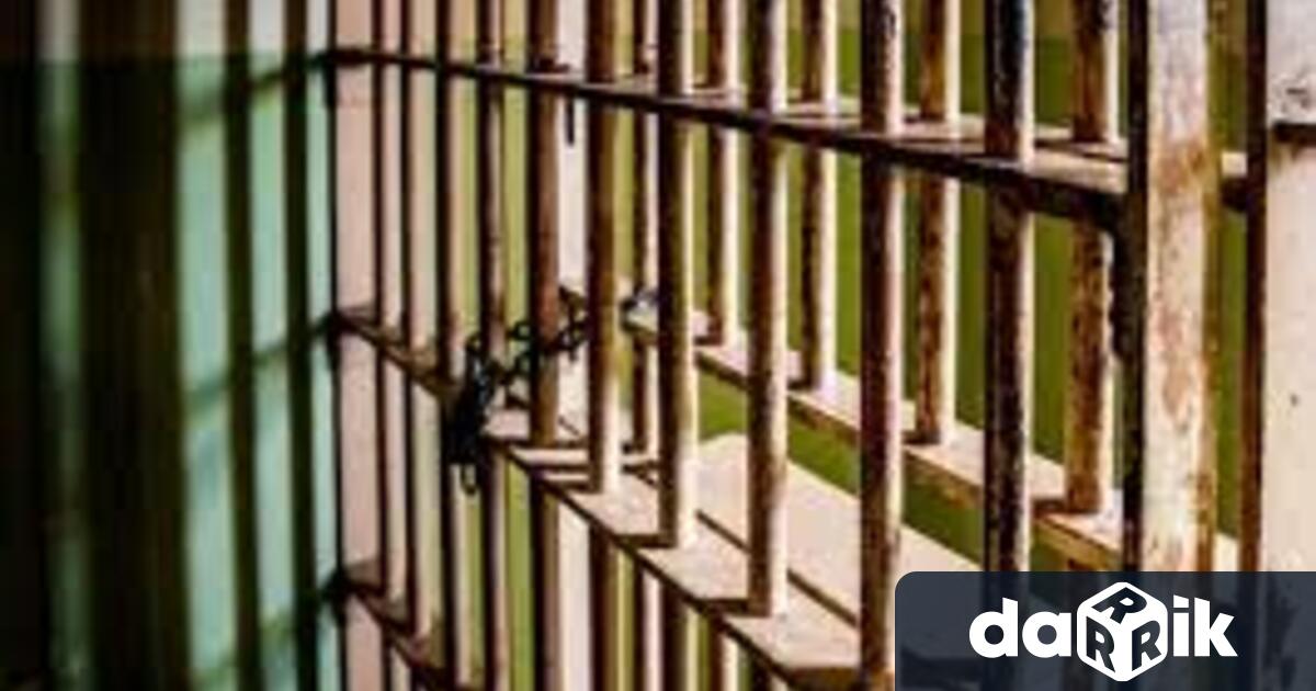 Ефективно наказание за обвиняем, извършил престъпления при условията на домашно насилие в с ...