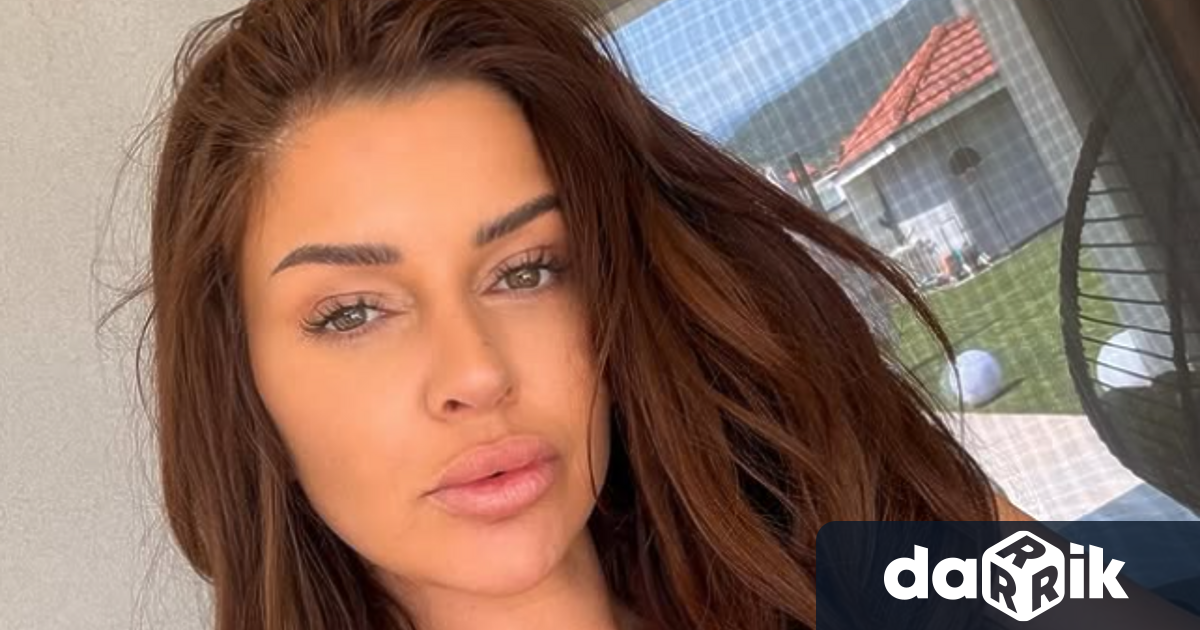 Катастрофиралата с 3,14 промила фолкпевица Дебора возела 6-годишния си син в колата | Darik.bg