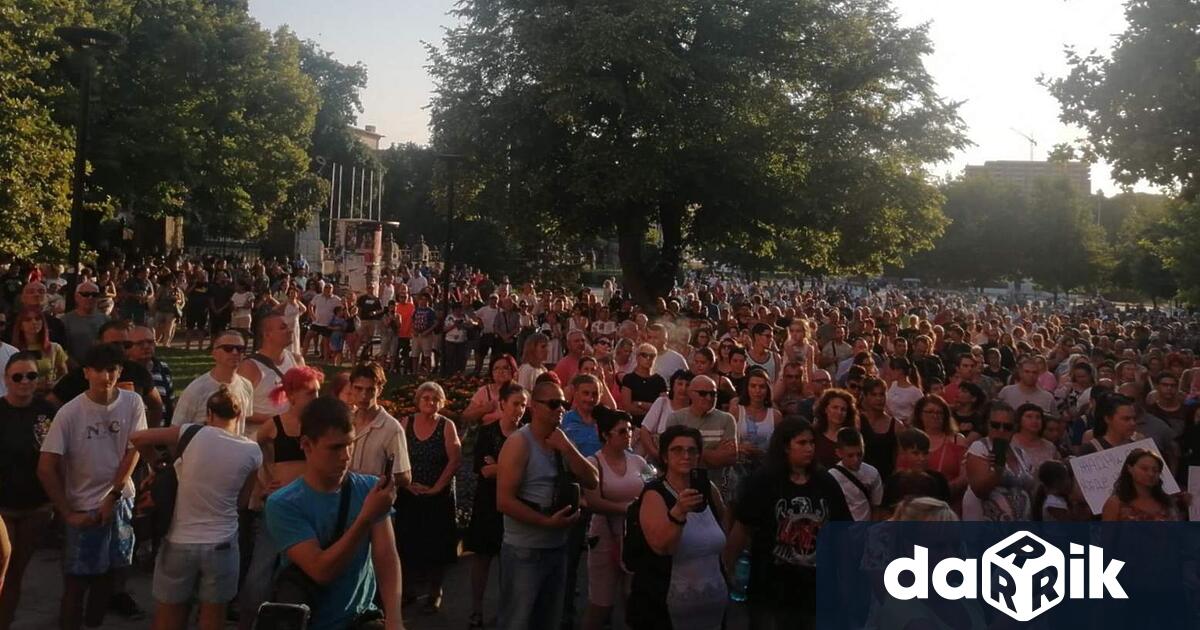 Плевен излезе на протест срещу безводието | Darik.bg