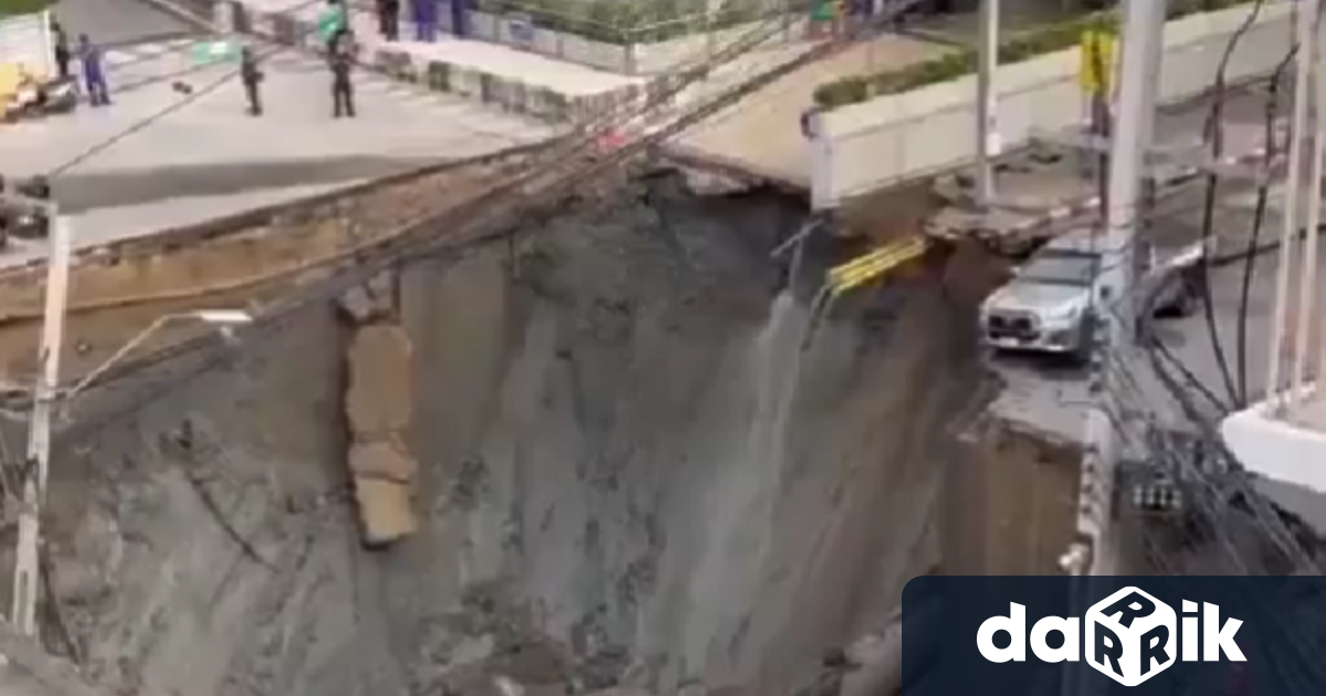 Като по филмите: Кратер зейна на оживена улица в Банкок (ВИДЕО) | Darik.bg