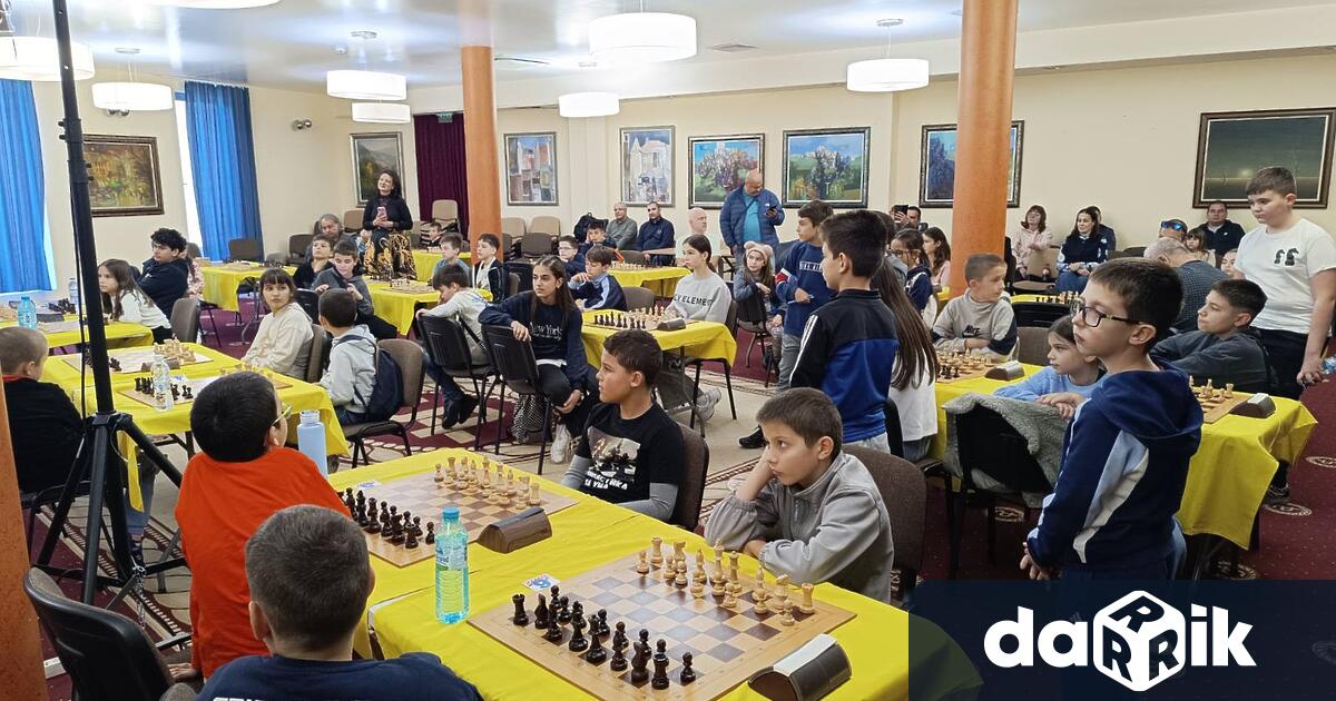 Сливен е арена на шахмата, домакинства на Международния турнир „Димитър Карапчански“ | Darik.bg