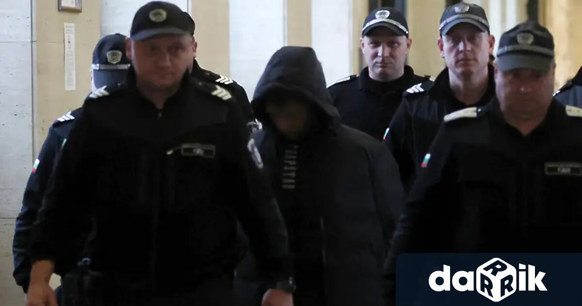 На 15-годишния убиец от мол в София му прилоша в съда, откараха го с линейка | Darik.bg