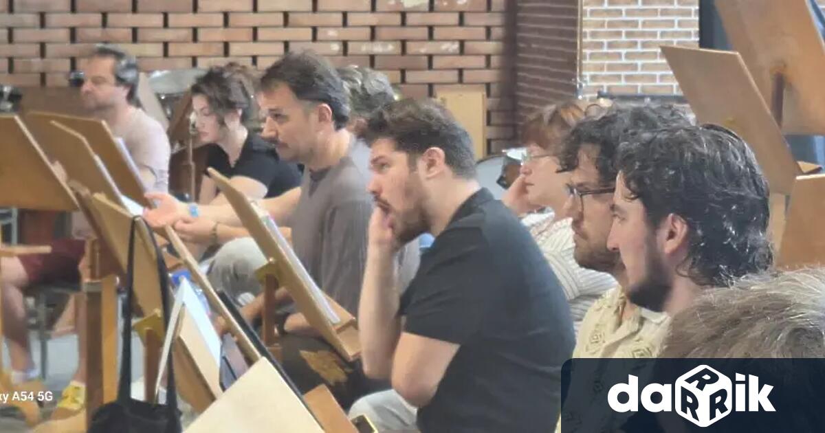 200 зрелостници получиха дипломите си от Неврокопската професионална ...
